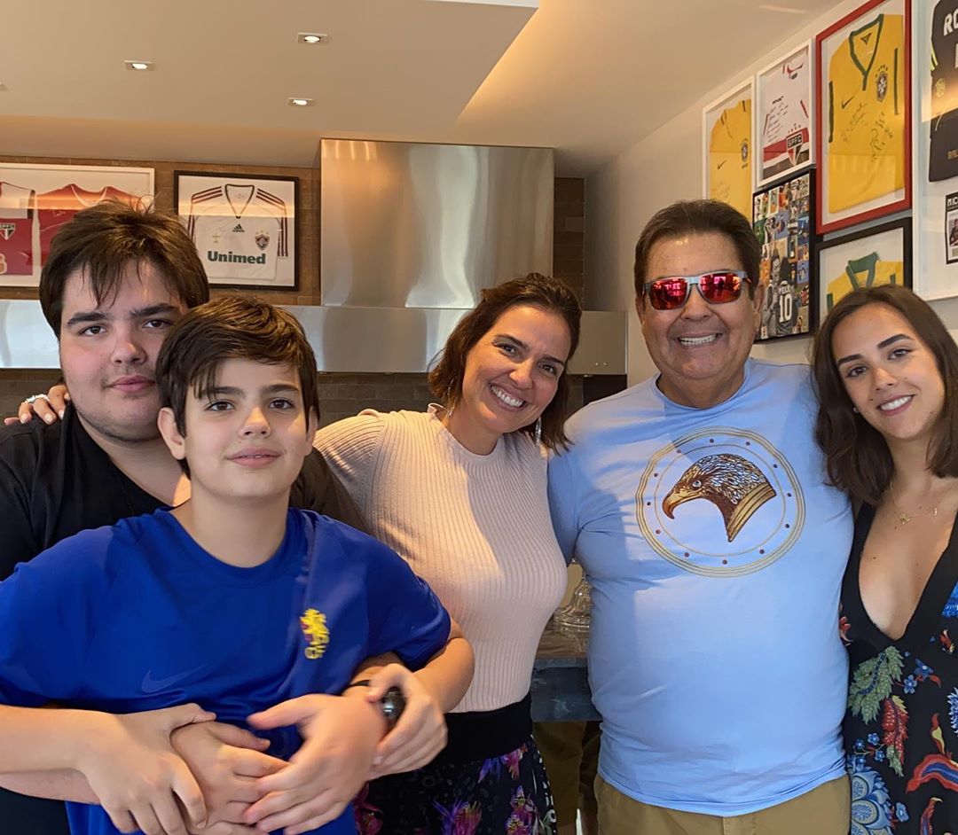 Filho de Faustão surge mais magro após cirurgia bariátrica