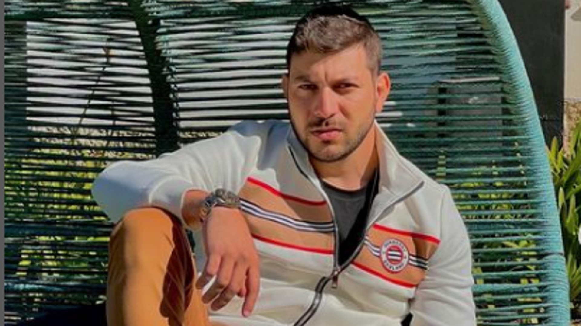 Ex-BBB Caio Afiune usa efeito para ficar mais musculoso e vira meme na ...