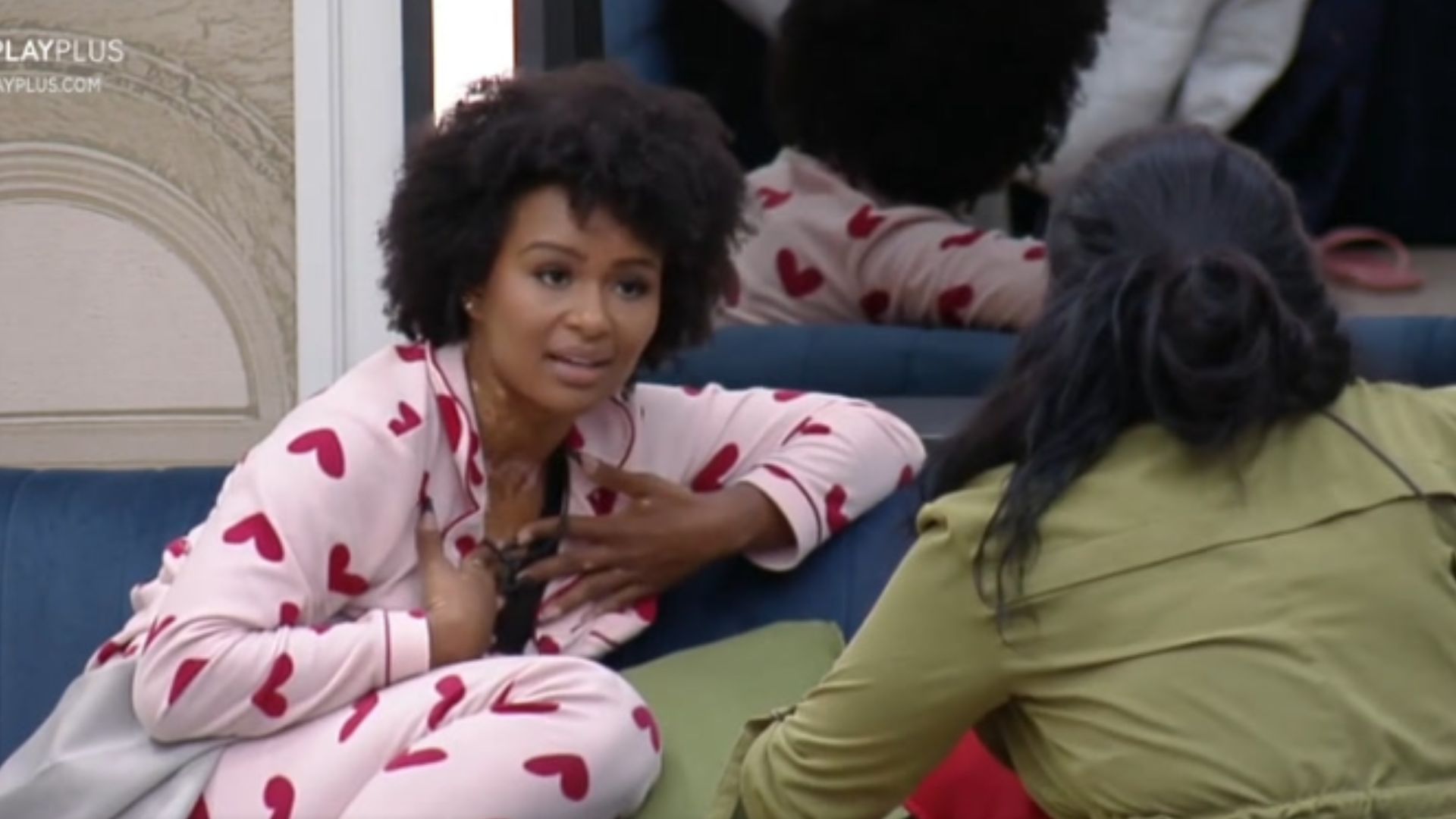 ‘A Grande Conquista’: Janielle se incomoda com ‘cortes’ e discute com Nati