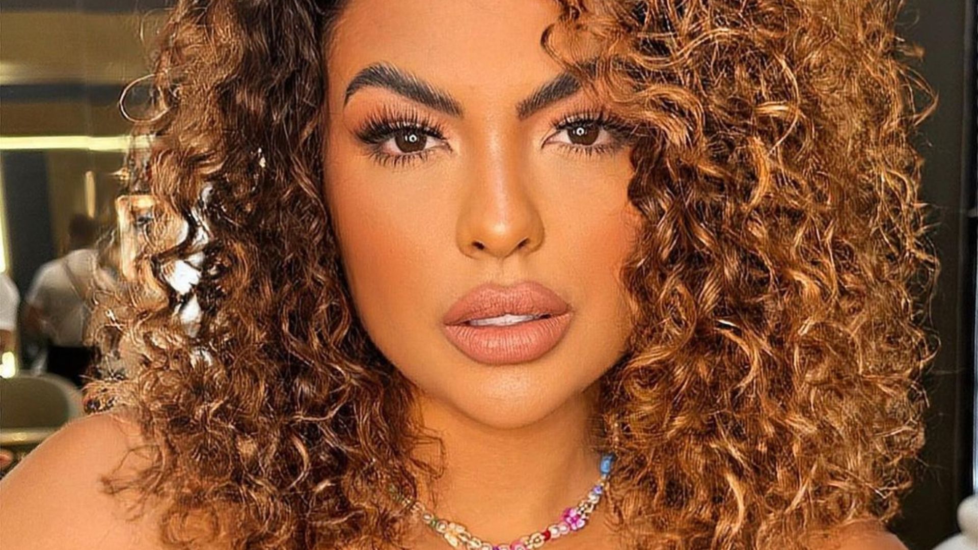 Ex-BBB Paula Freitas surpreende ao revelar valor que fatura por mês ...