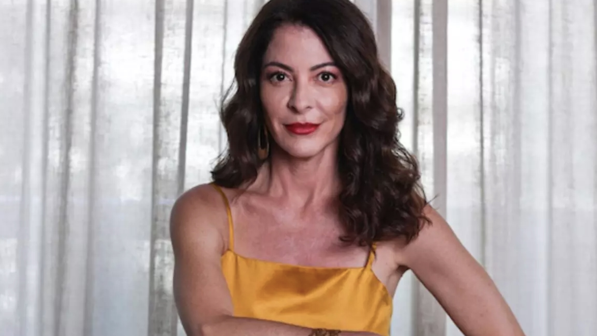 Aos 58 anos, Ana Paula Padrão exibe corpo malhado em dia de treino intenso