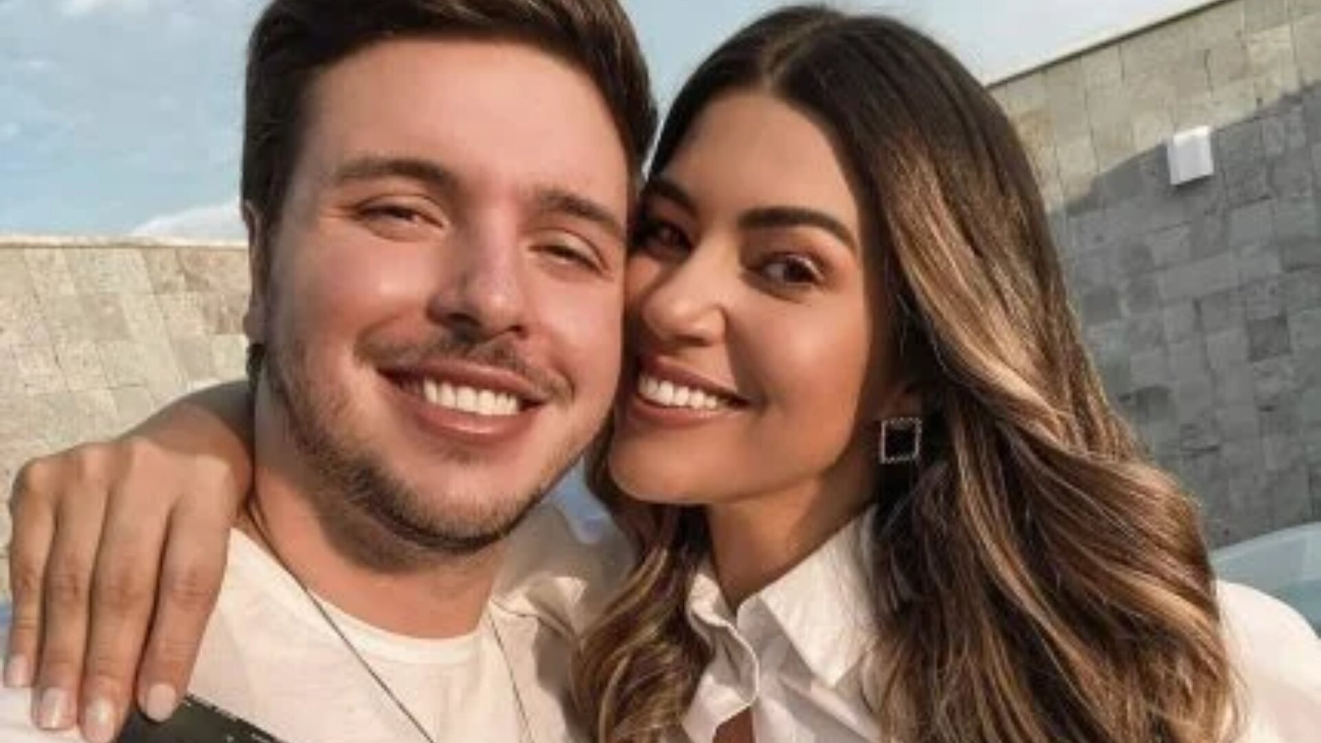 Ex-BBB Vivian Amorim anuncia fim do casamento com Leo Hirschmann ...
