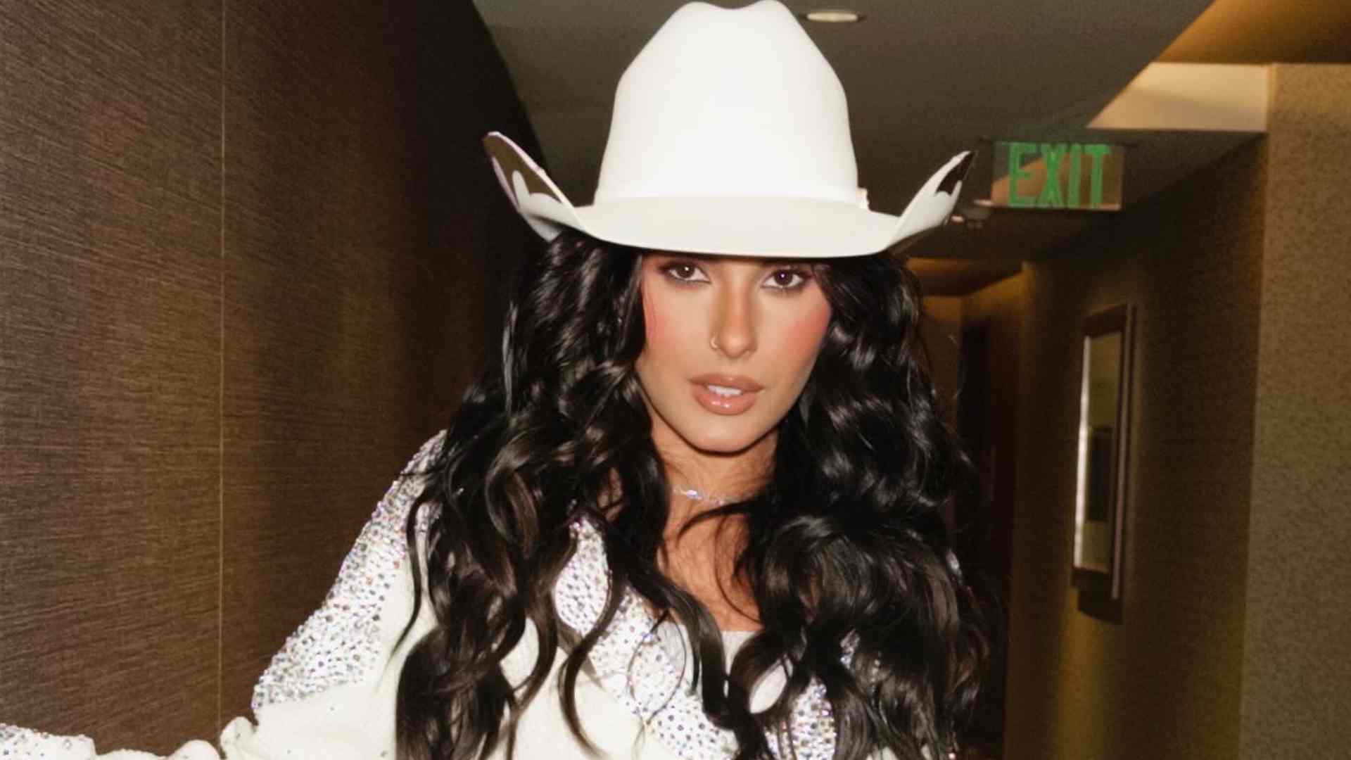 Recuperada e famosa: Ana Castela aparece de biquíni e exibe shape ...