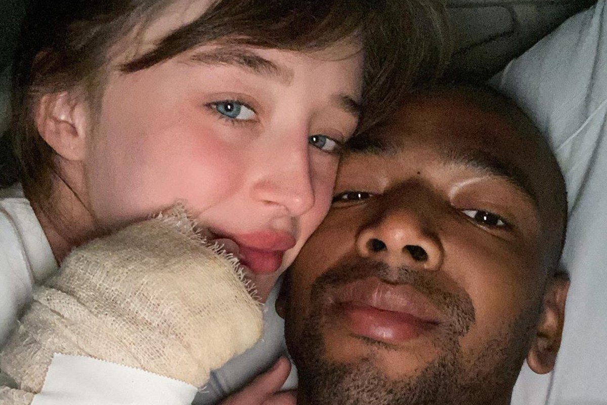 Duda Reis surge em foto com Nego do Borel no hospital: 'Ao seu lado até ...