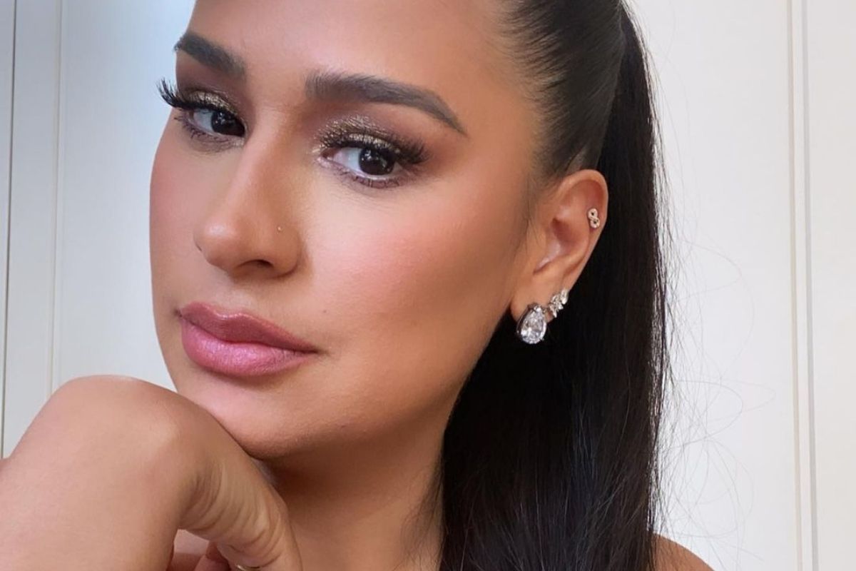 Grávida, Simone exibe barrigão de 5 meses em foto com o filho, Henry