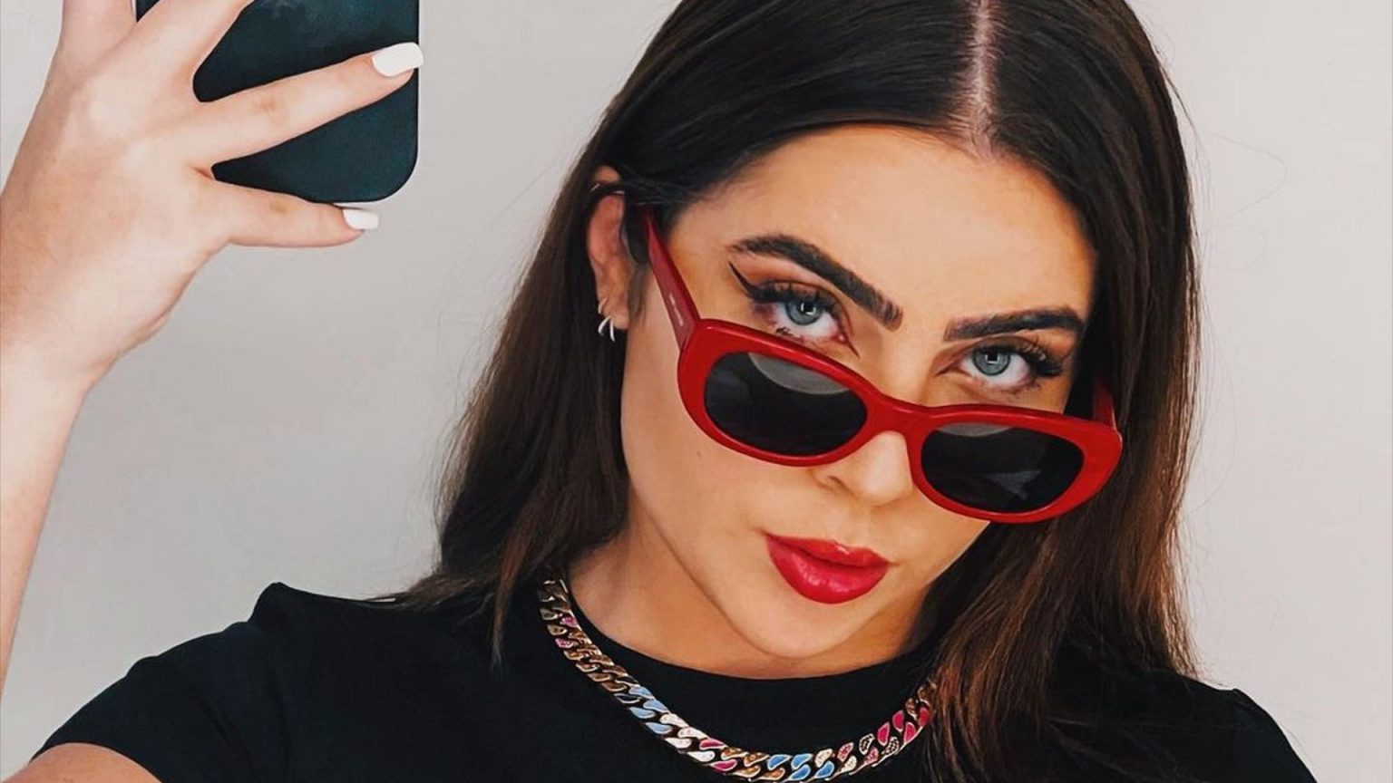 Jade Picon chama atenção com look de 7 mil reais