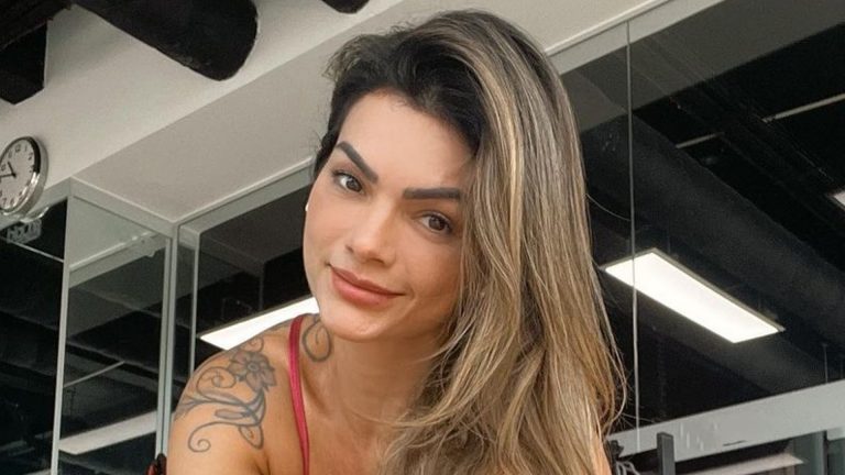 Kelly Key posa de biquíni e surpreende com o corpão definido: ‘Musa’