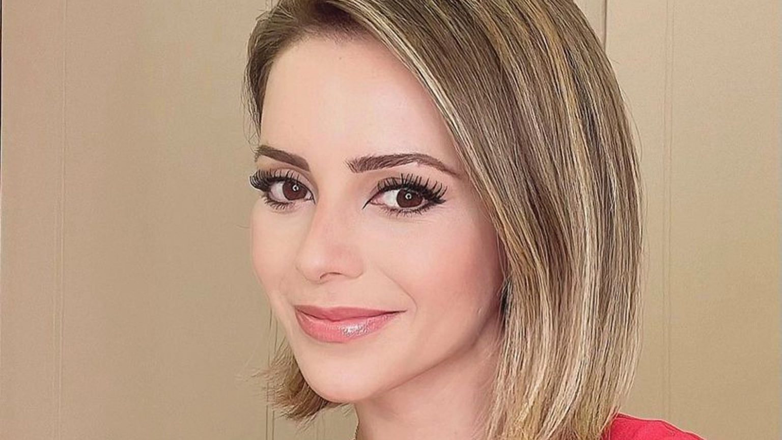 Influencer mostra Sandy sem maquiagem e seguidores se chocam