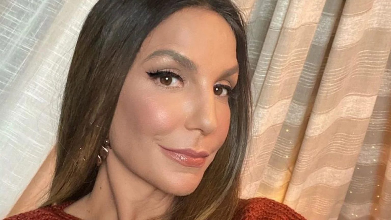 Aos 51 anos, Ivete Sangalo impressiona ao surgir magérrima na academia