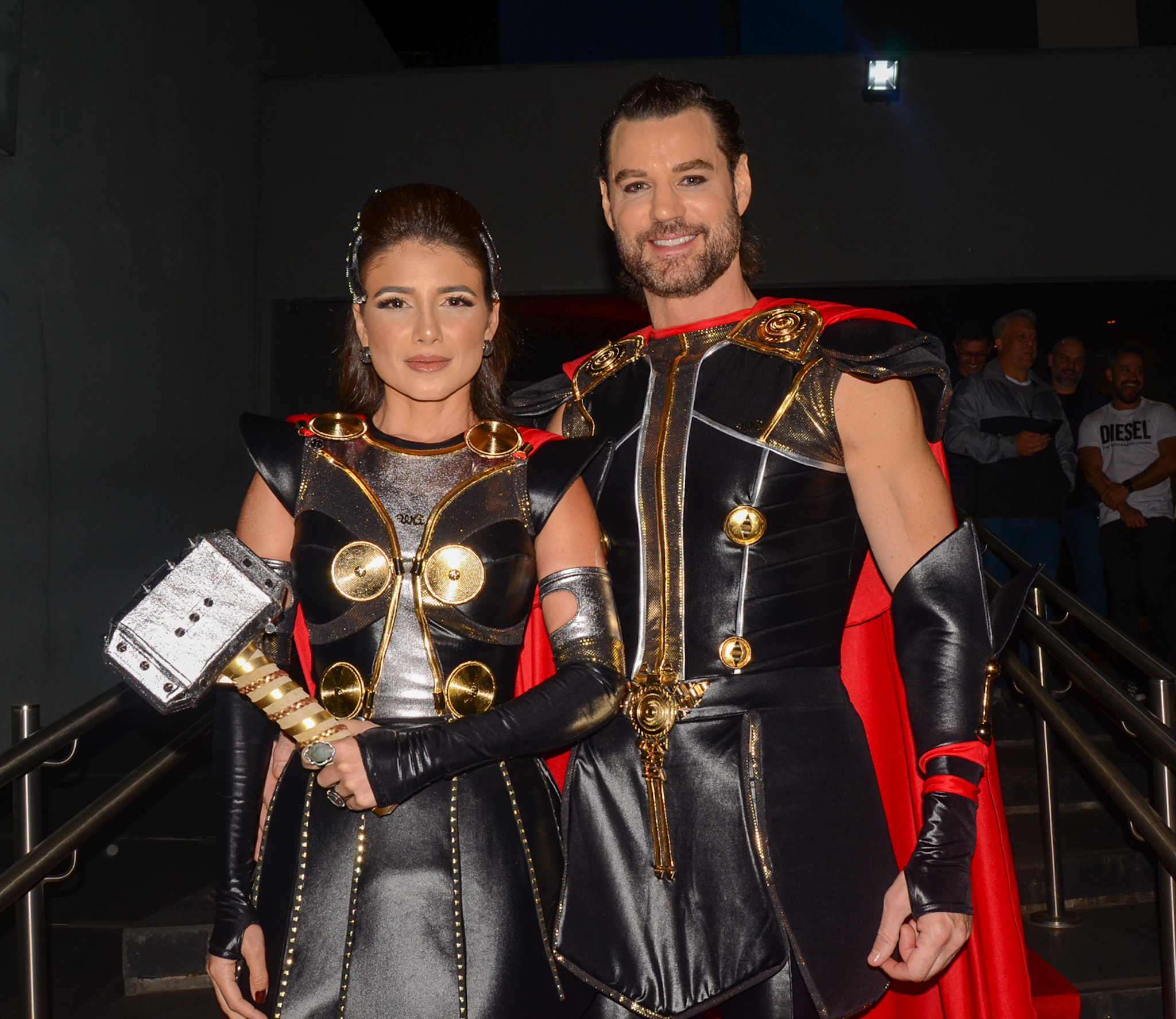 Após sofrer acidente, Paula Fernandes celebra aniversário com festa à ...