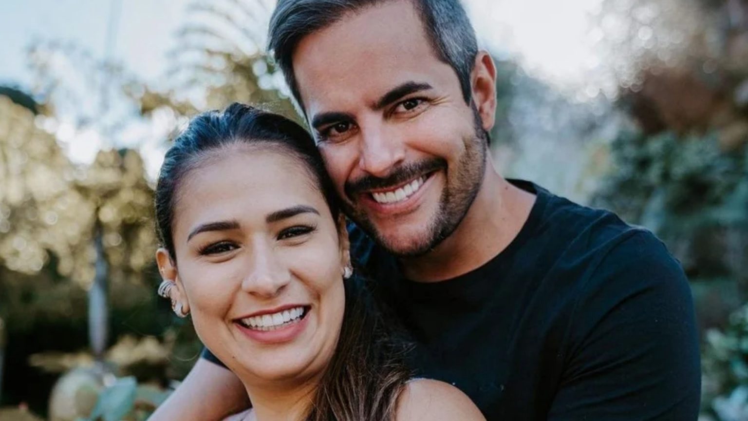 Simone Mendes celebra 11 anos de casamento com Kaká Diniz e surpreende ...