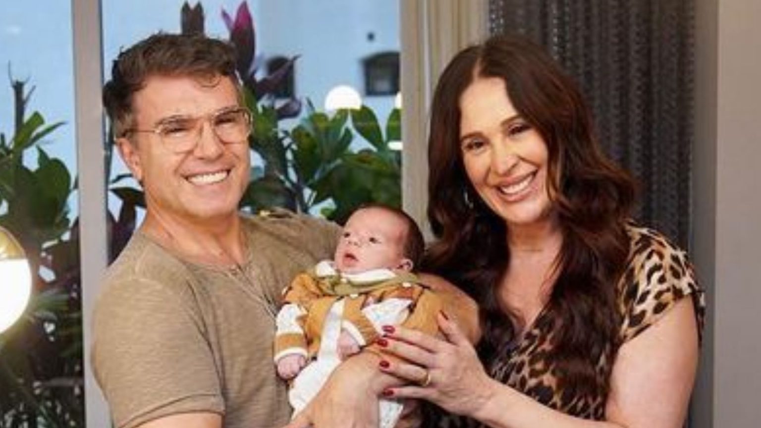 Claudia Raia prepara festa para celebrar o primeiro mês do filho Luca