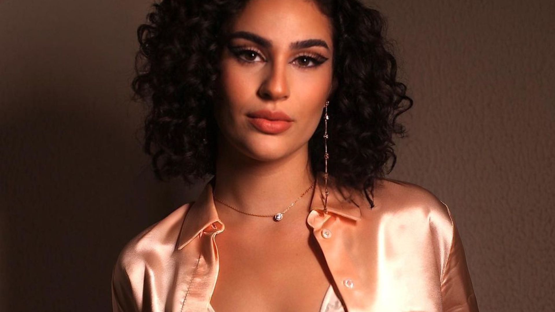 Lívian Aragão aparece magérrima e arranca suspiros na web: 'Lindona'