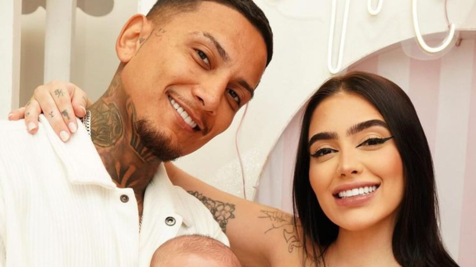 MC Mirella e Dynho Alves celebram o primeiro mês de vida da filha, Serena