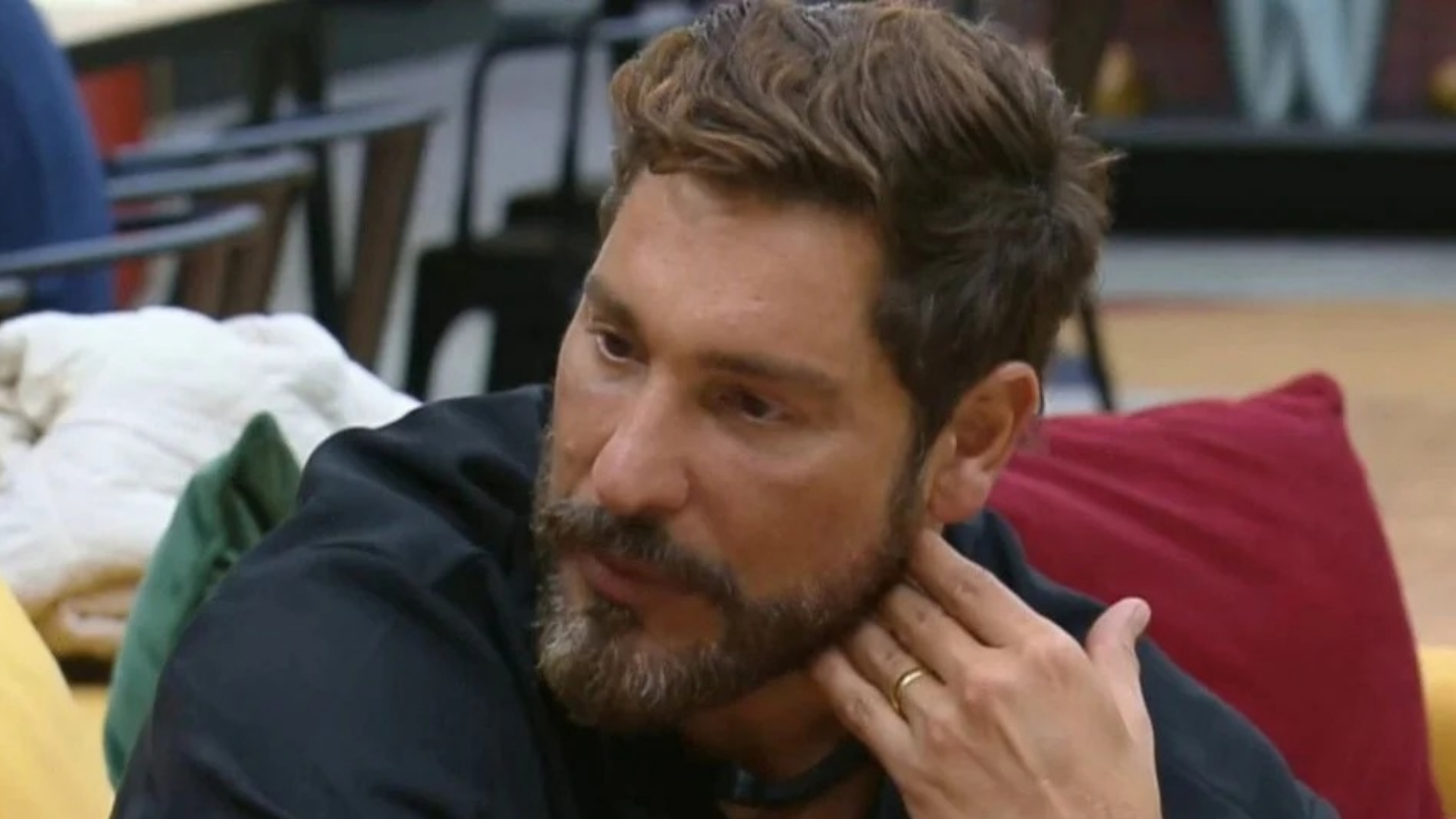 'Power Couple': Após expor peça íntima de participante, Victor pede ...