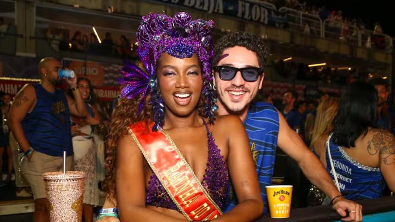Iza assume romance com ator da Globo e protagoniza beijão no Carnaval ...