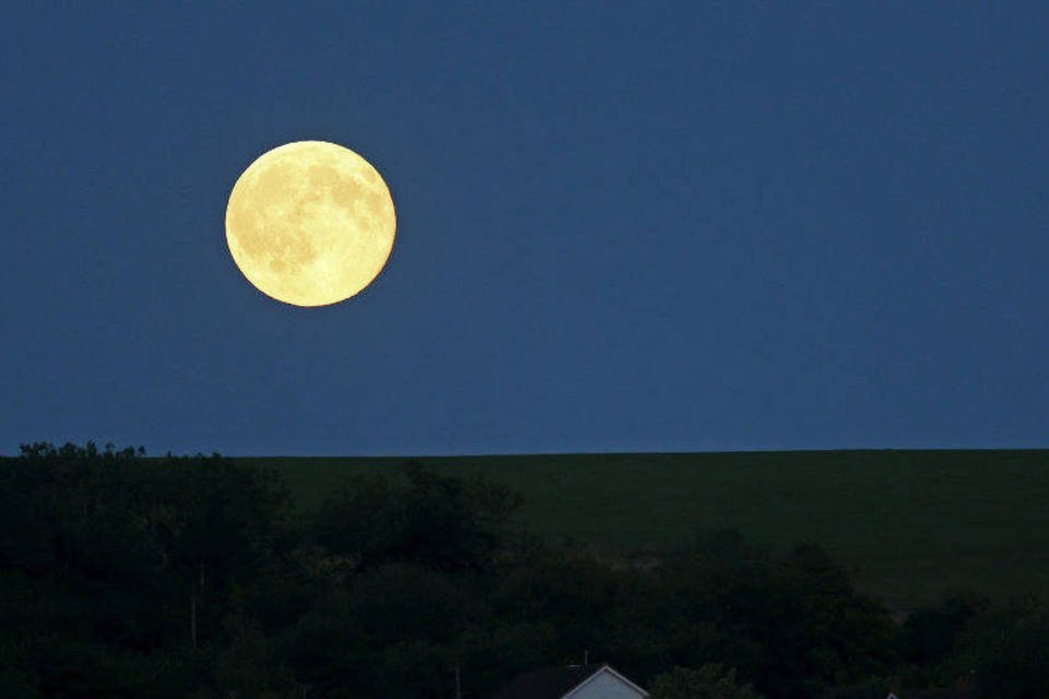 Lua Azul poderá ser vista neste domingo; entenda o fenômeno raro ...